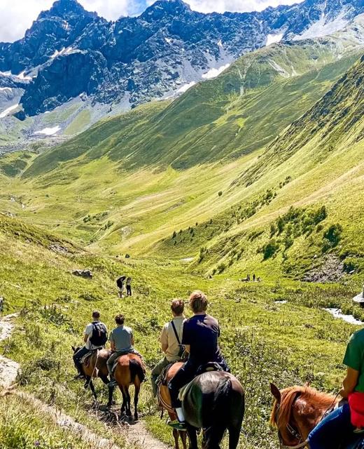 Horseback Riding Weekend Getaways | Horse Tours Club